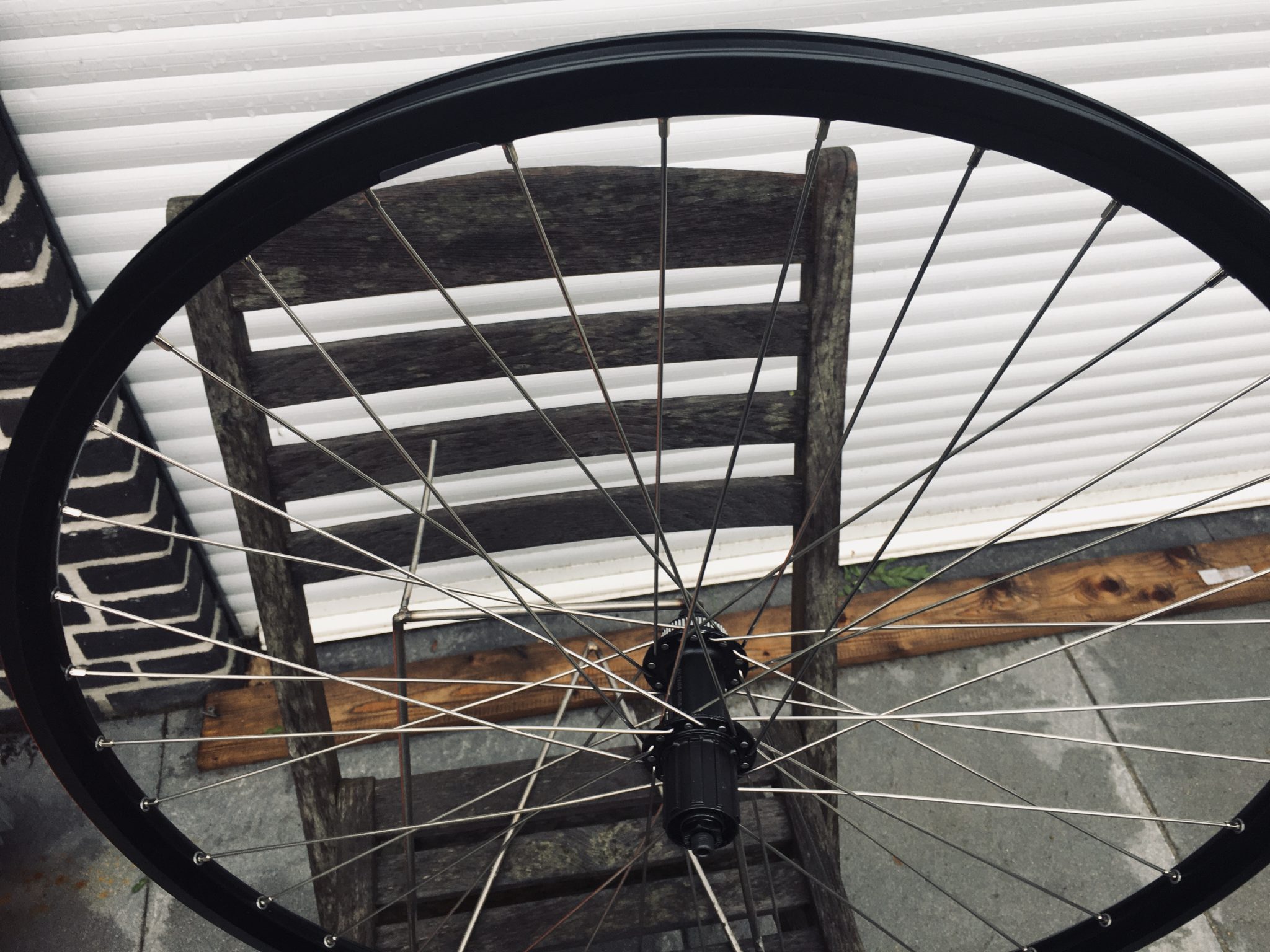 Trekking Fiets Achterwiel 28 inch Shimano , Cassette 8/9/10 Naaf Disc ...