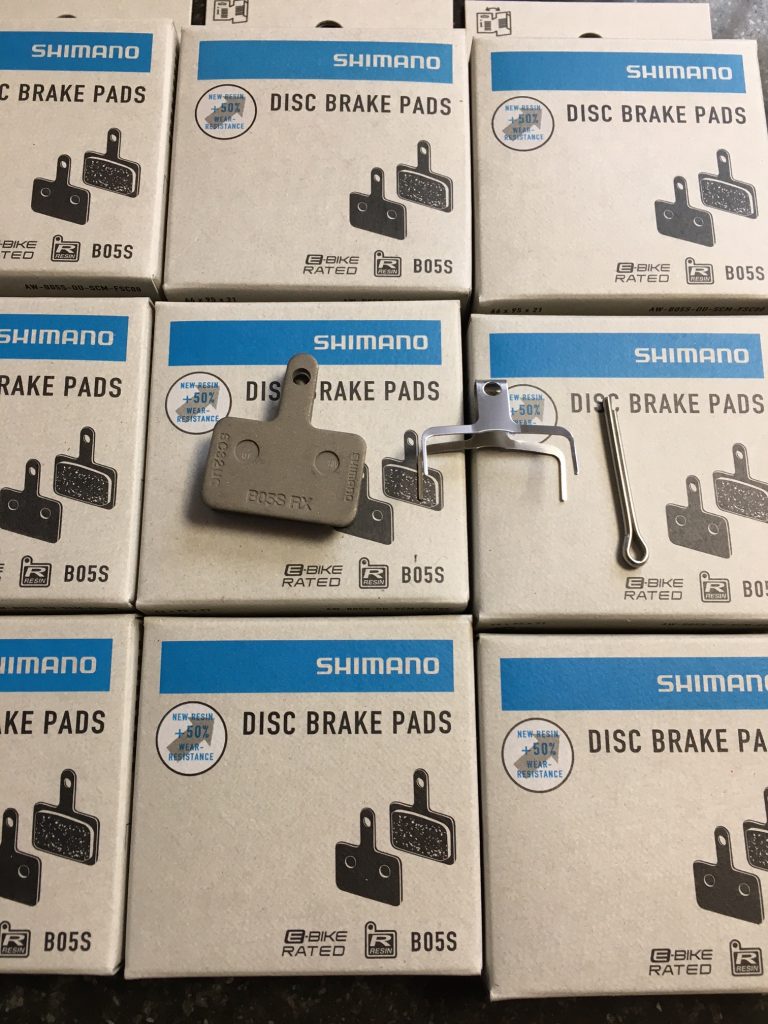 Shimano B05S , B03S 'resin' remblok en veer met splitpen ,, Mt 200 ...